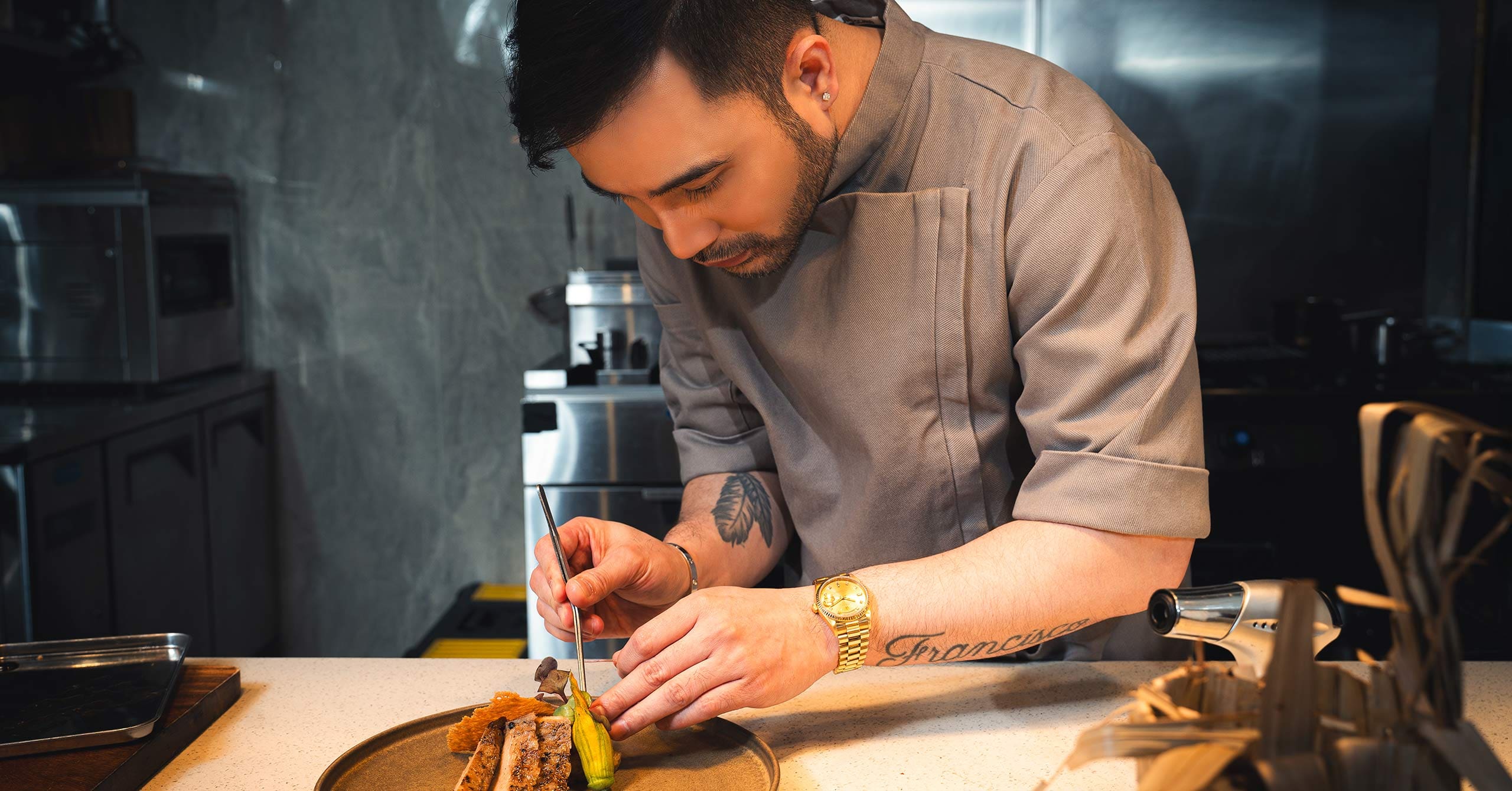 Di Taupe, Chef Francis Tolentino Mengangkat Cita Rasa Filipina